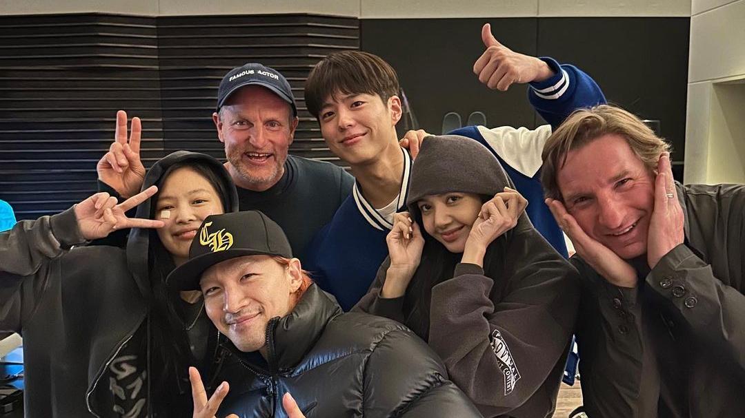 Lisa IG突破9000萬追縱數 活地夏里遜晒與BLACKPINK合照 | am730