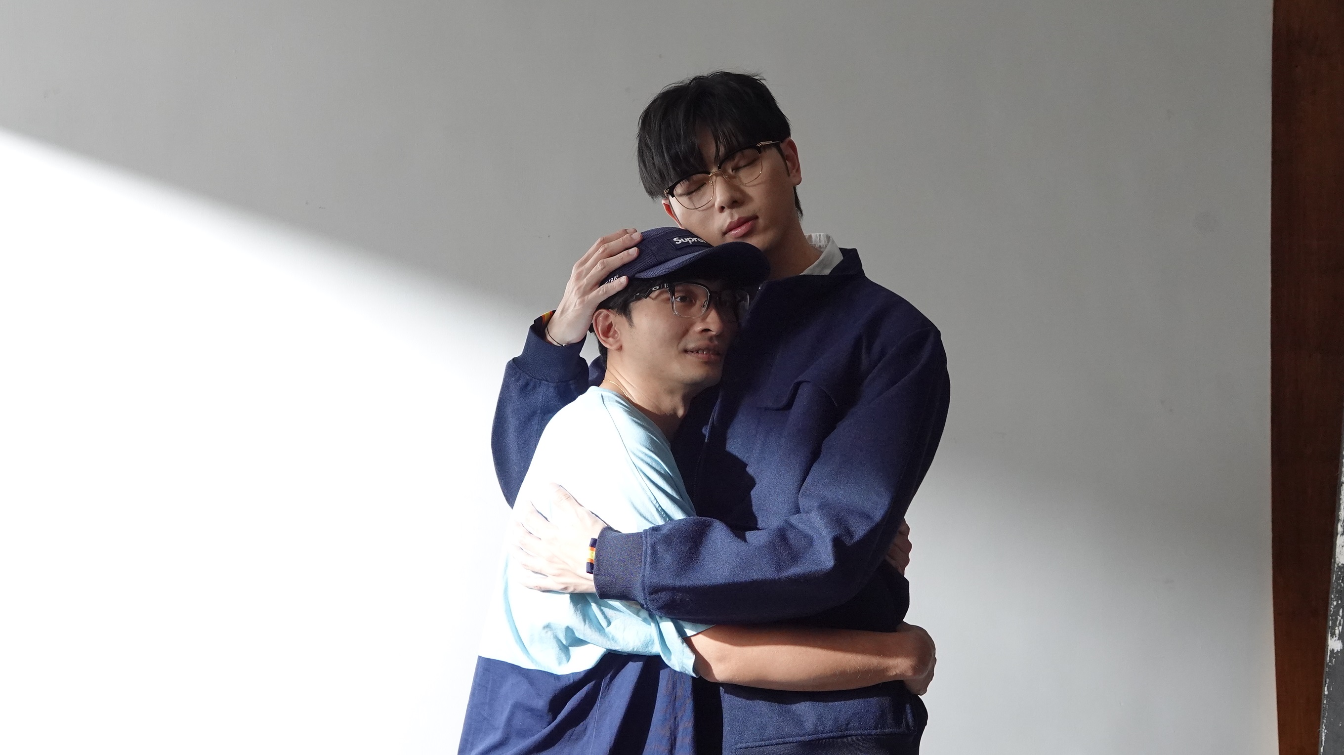 郭嘉駿193新歌MV交Dee執導助圓夢 何啟華自命「九龍灣塔倫天奴」 | am730