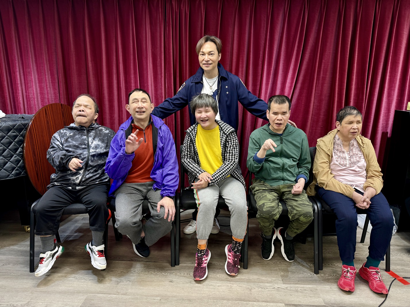 張偉文愛徒方俊開個人show 邀視障樂隊同台表演 | am730