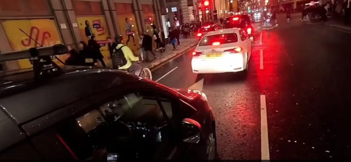 危險駕駛｜倫敦司機被曝邊開車邊看片自慰 BBC知名主持驚嘆「無言以對」 | am730