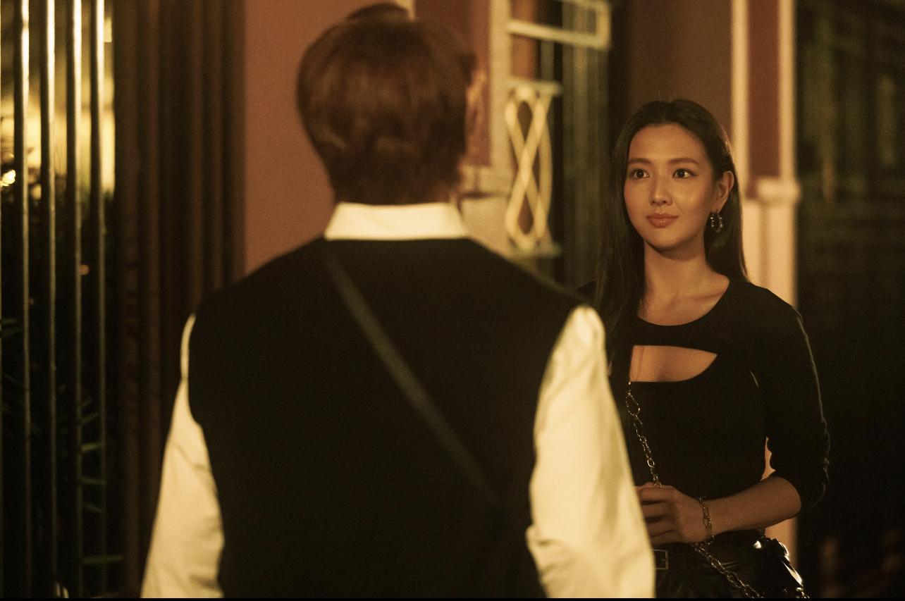 譚旻萱突破形象演花心收兵女神 主動出擊試圖與姜濤「間接吻」 | am730