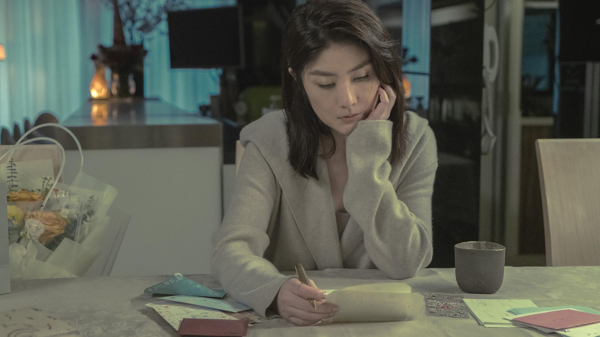 陳慧琳入行30周年 《鳴謝你而不想說後悔》見證30年與fans相伴 | am730