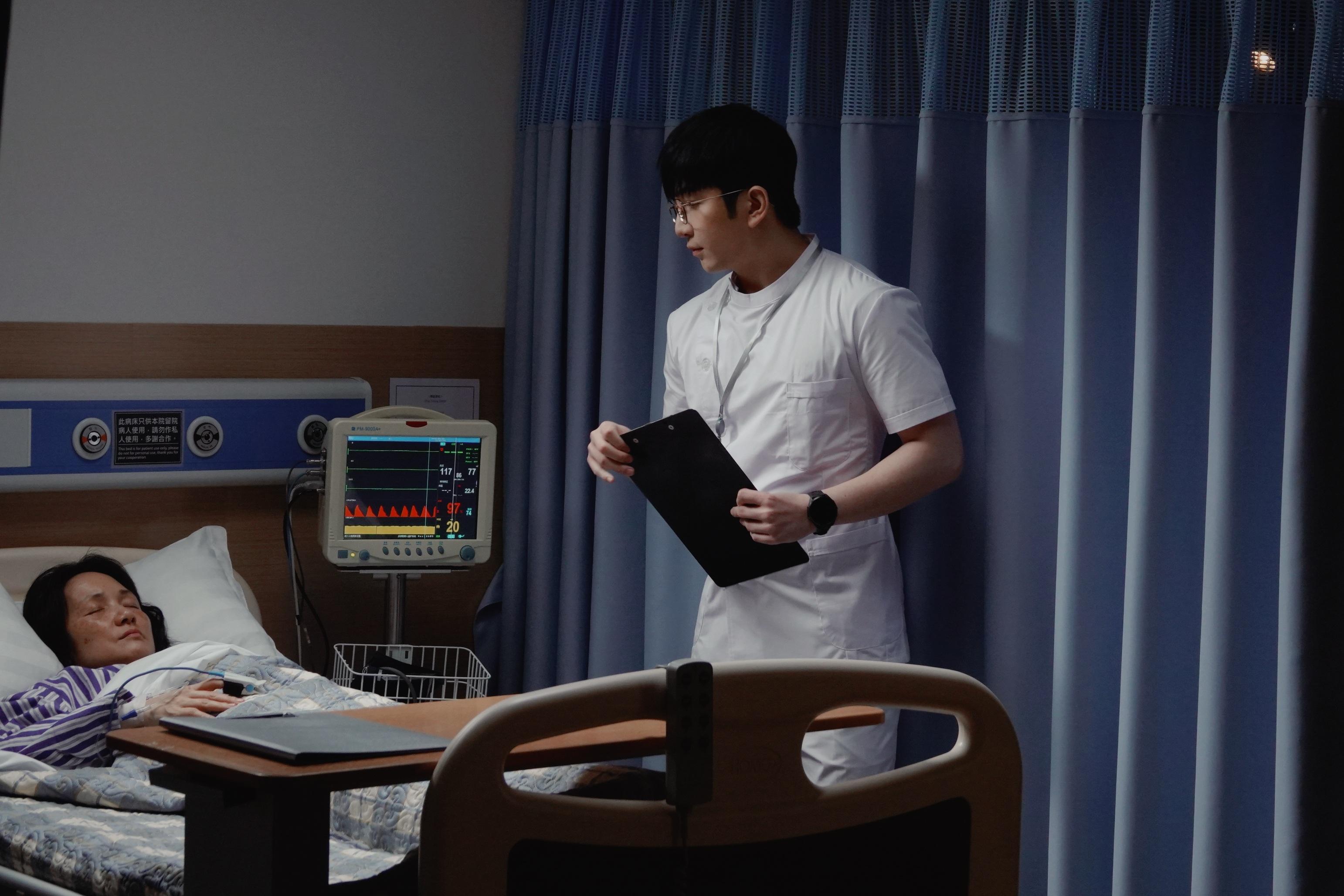 盧瀚霆新歌MV獲朱栢康Ivy So蘇文濤坐鎮 Anson Lo寄語：至少還有今日 | am730