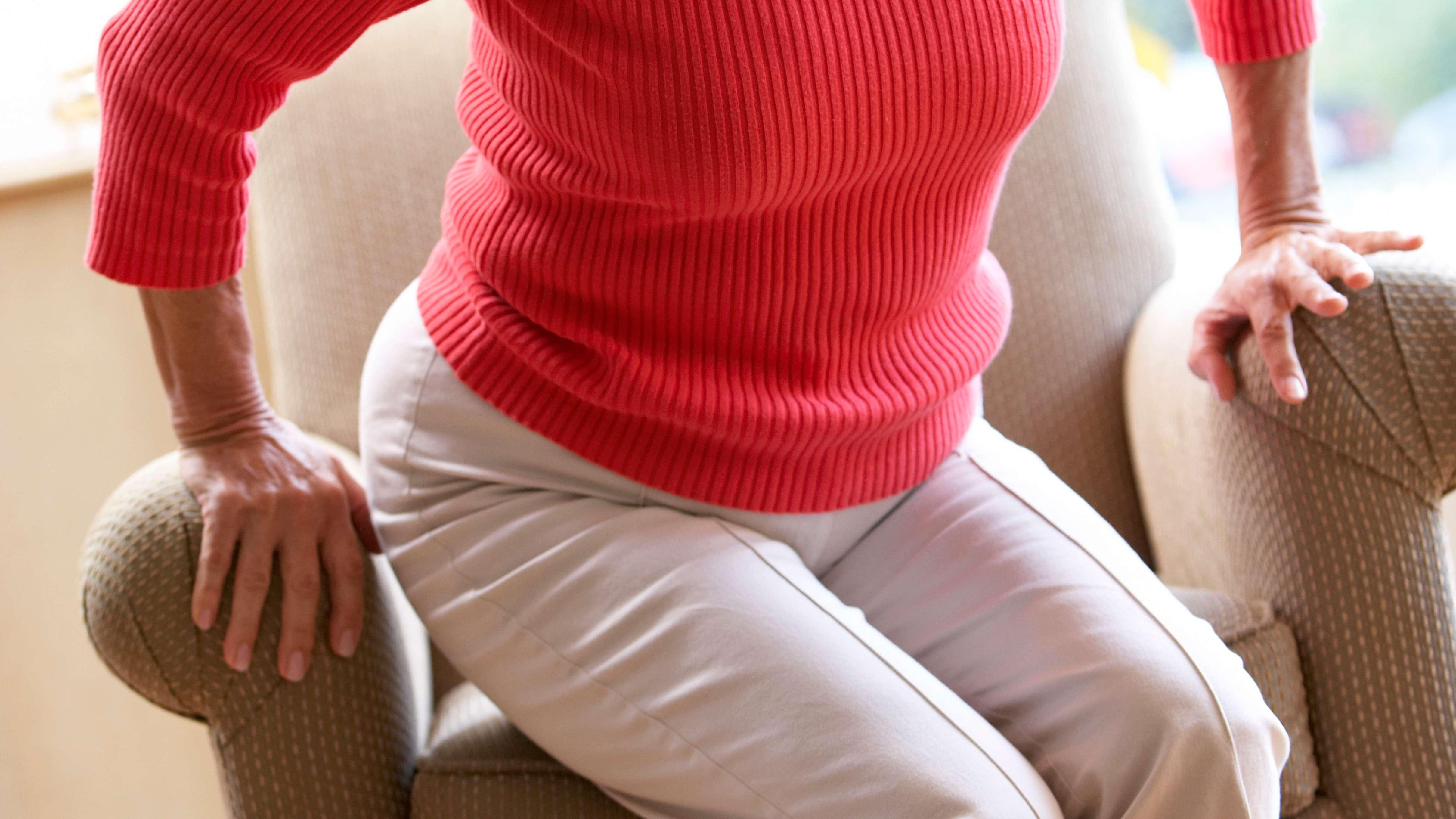 坐軟梳化難起身可預測死亡風險高 醫生教5招逆轉退化 | am730