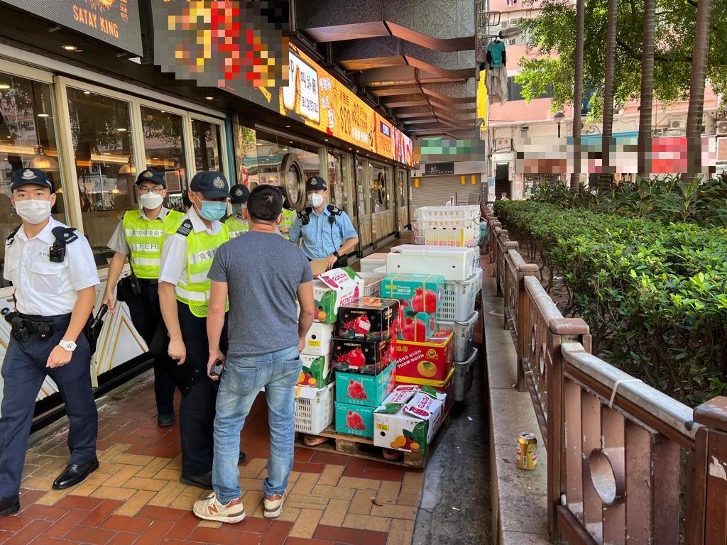 警聯同食環署荃灣遏阻街 兩周發147張定額罰款通知書 | am730