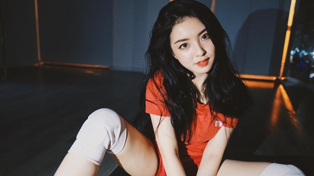 貝依霖捲涉推廣非法賭博活動 出po回應︰全世界嘅事都關我事啦 | am730