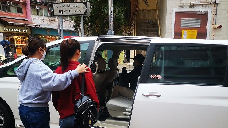 警觀塘掃黃輔仁街拘39歲內地女 | am730