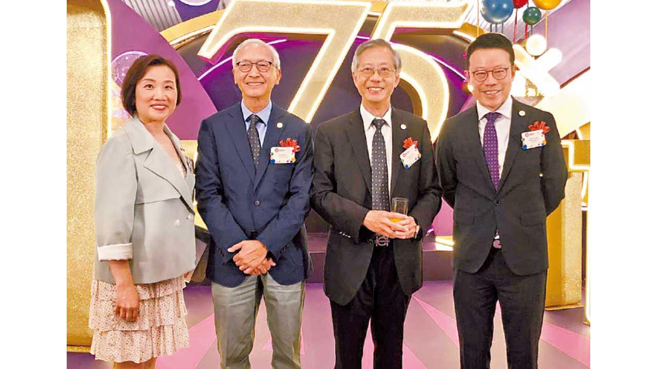 前鋒突破靠願景 | am730