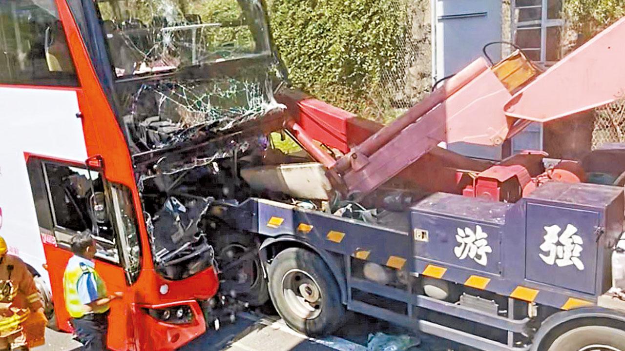 屯公吊臂車壞車泊路肩 九巴猛撼43人傷 | am730