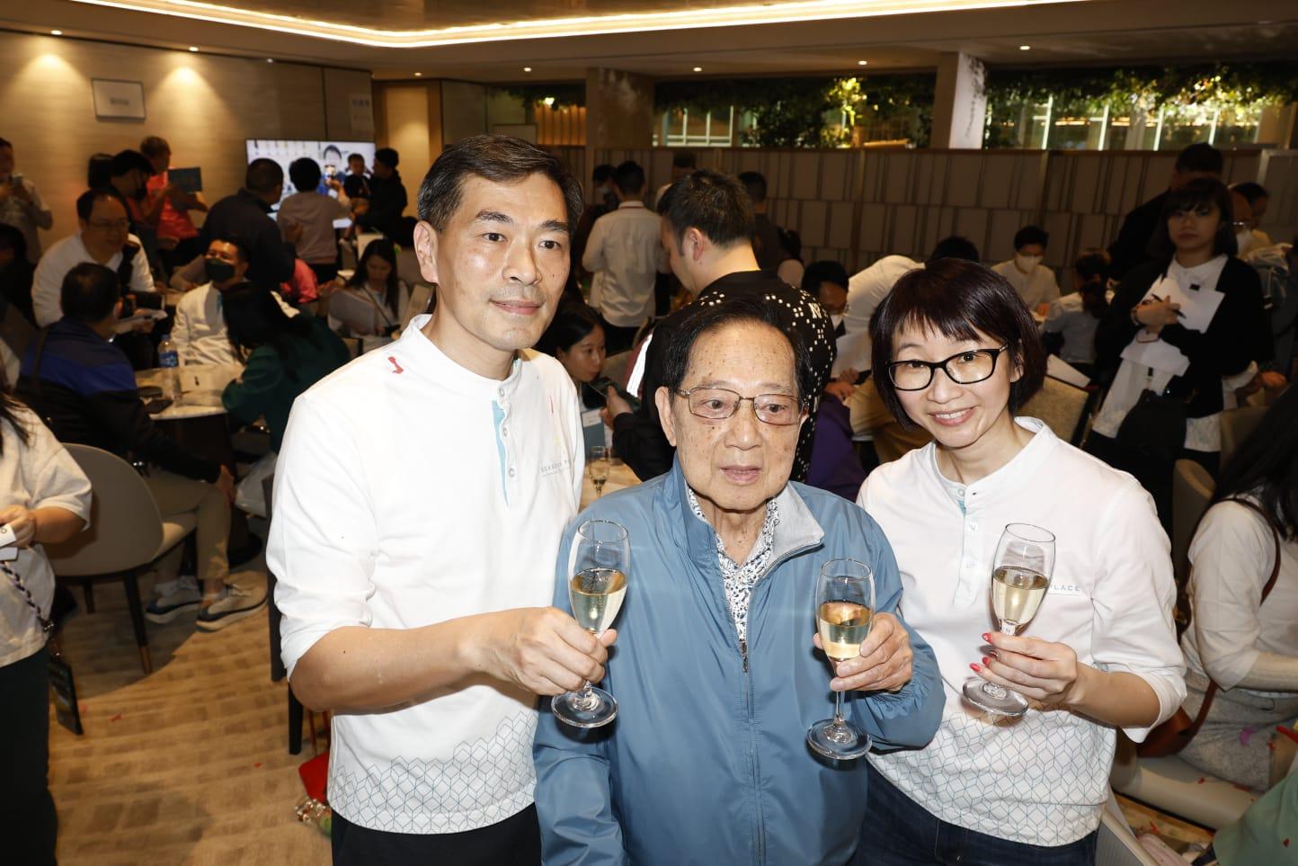 SEASONS PLACE開賣｜會德豐梁志堅：買家反應熱烈 之後單位續以市價推售 | am730