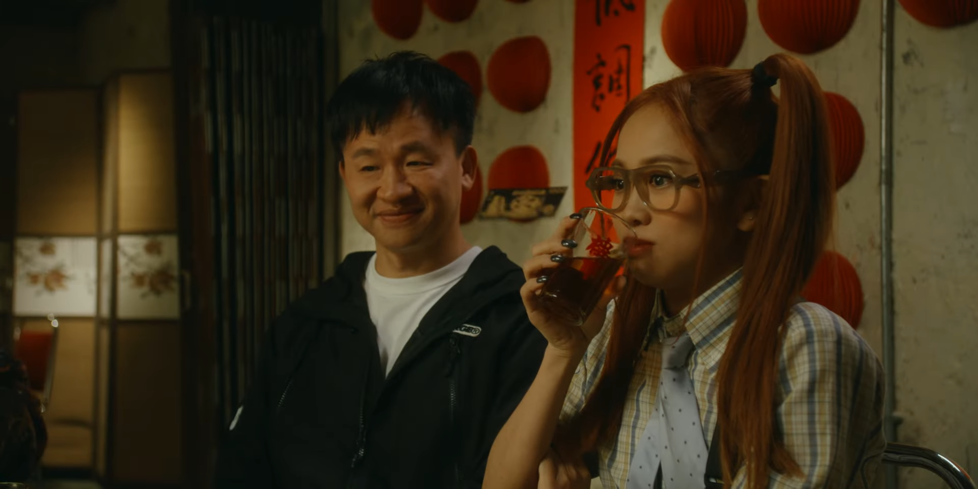 張天穎新歌《低調》搵老竇彈琵琶 拎晒積蓄拍父女檔MV | am730