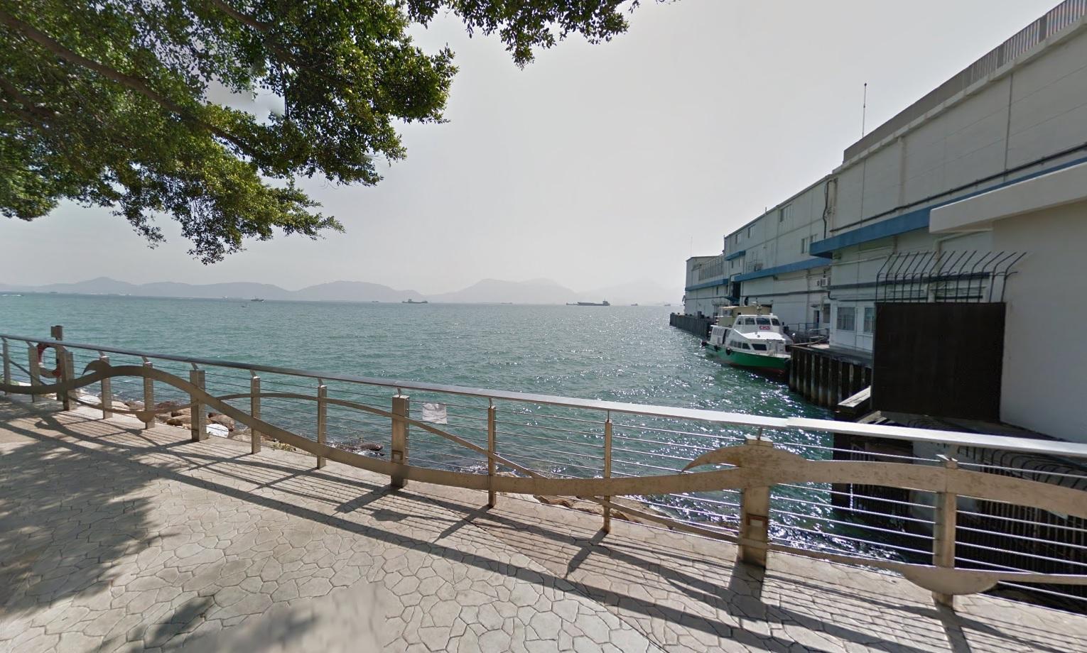 屯門碼頭49歲婦駁艇為家突昏迷船上 母親發現惜太遲 | am730