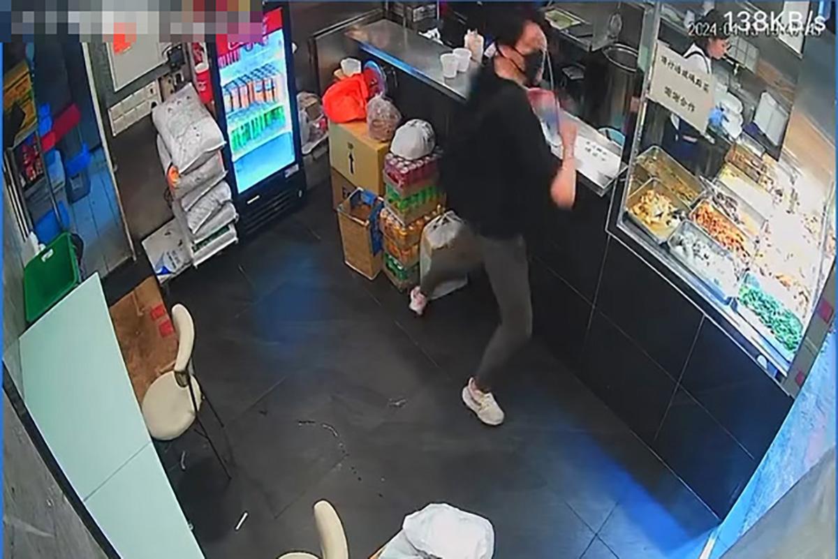 深水埗雙餸飯店遭獨行賊扮落單 不消8秒4400元被盜 (多圖) | am730