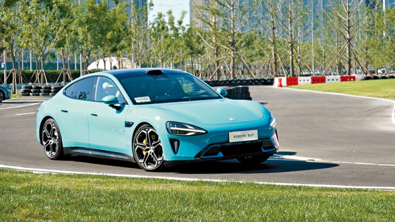 北京直擊｜小米SU7全自動化車廠 感受推背加速力 | am730