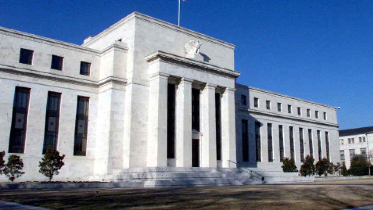 利率躺著也緊縮 | am730