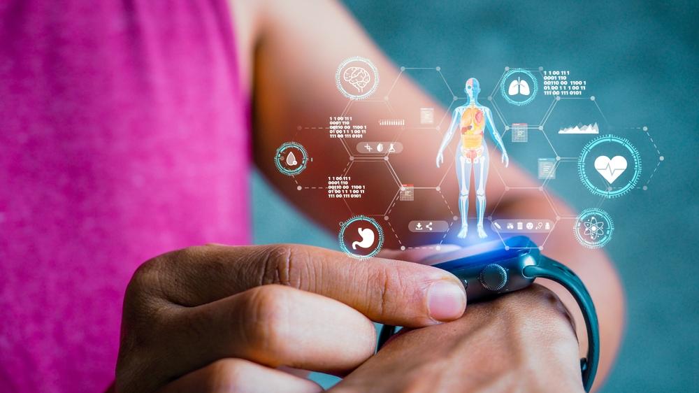 智能手錶發出心房顫動提示！醫：多數無症狀，但「這些人」要注意 | am730