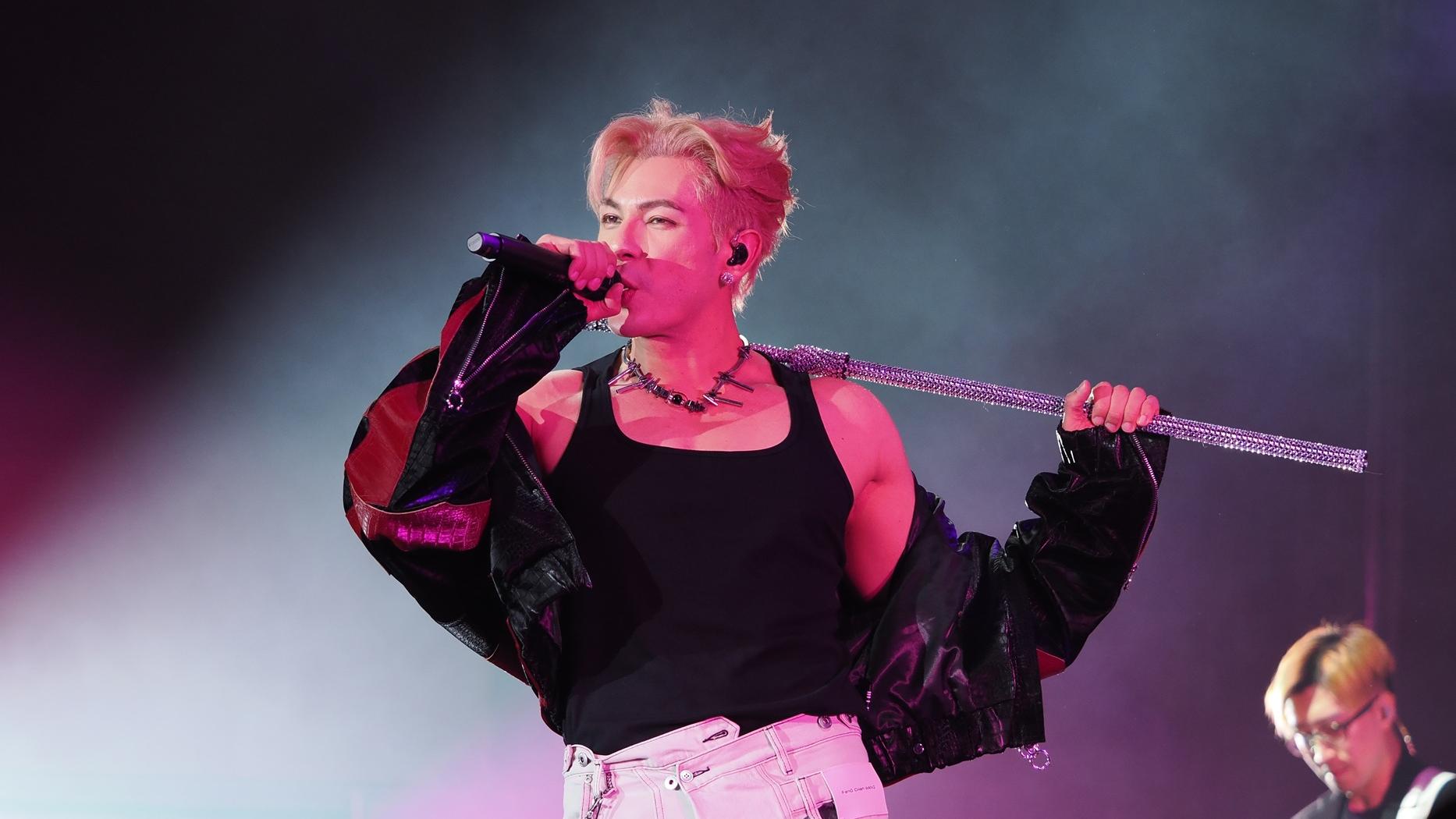 古淖文麥花臣開騷感激父母 談haters：聽唔少 佢咪講 冇所謂 | am730