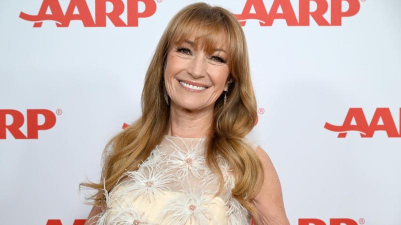 荷李活趙雅芝 74歲珍茜摩爾風騷現身紐約時裝周 | am730