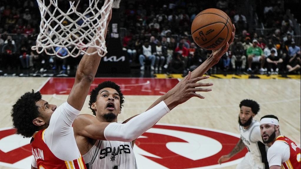 NBA｜馬刺「動物園」聯手獵鷹隊 勇士末段乏力不敵爵士 | am730