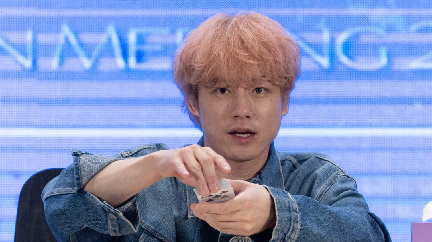 坂口健太郎染香檳髮色襲港 殺落油尖旺觀光歎潮州打冷 | am730